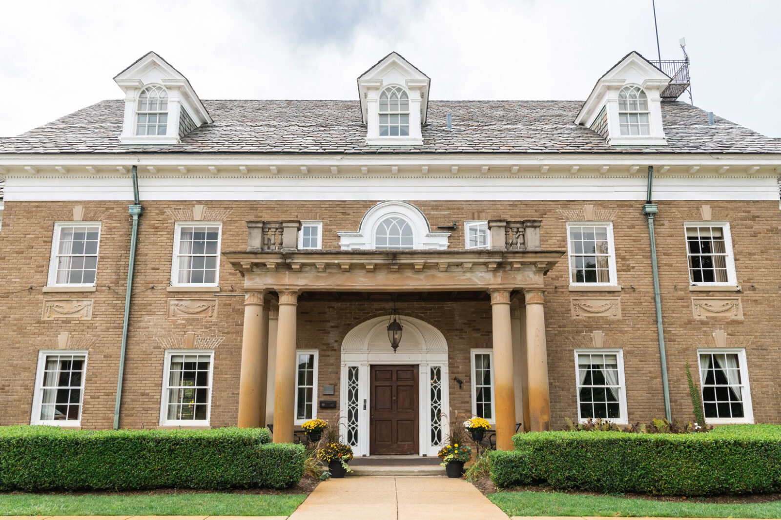 Top 10 Light and Airy Wedding Venues In Michigan - Kara Hanes ...